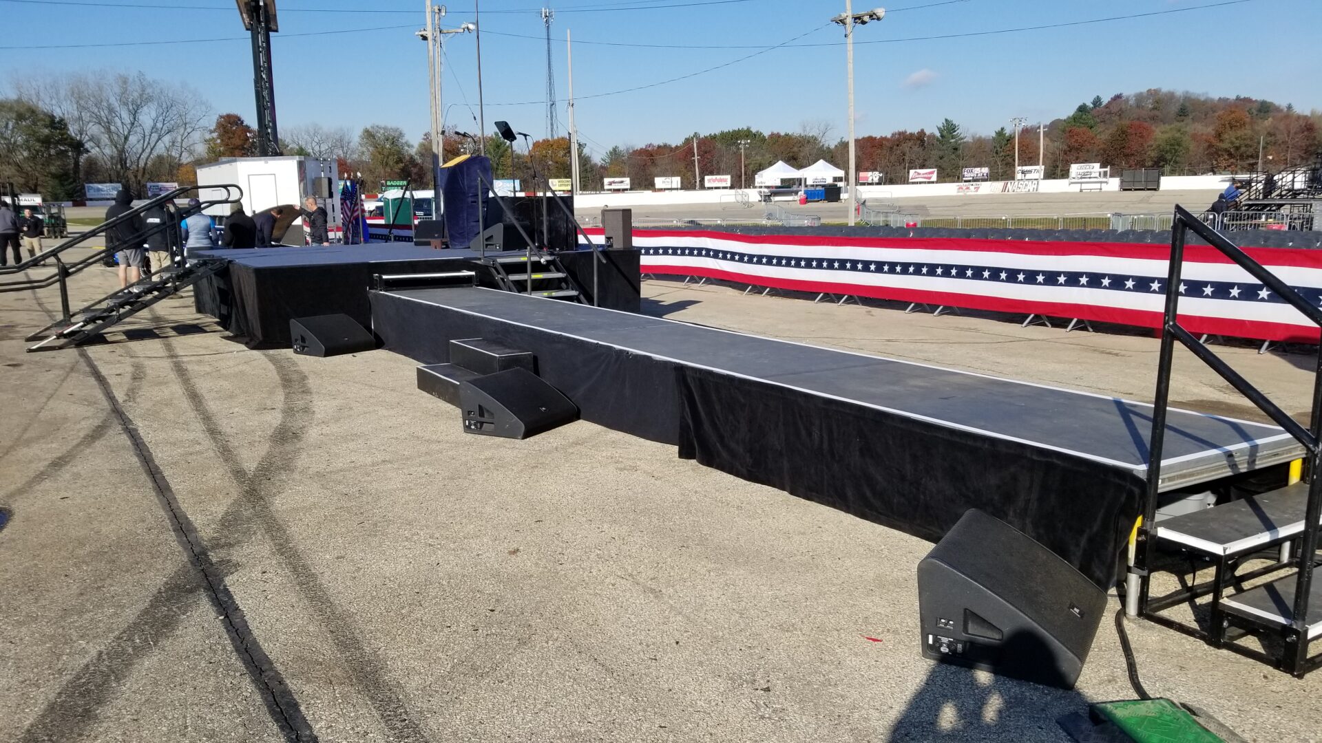 Staging & Roof Systems