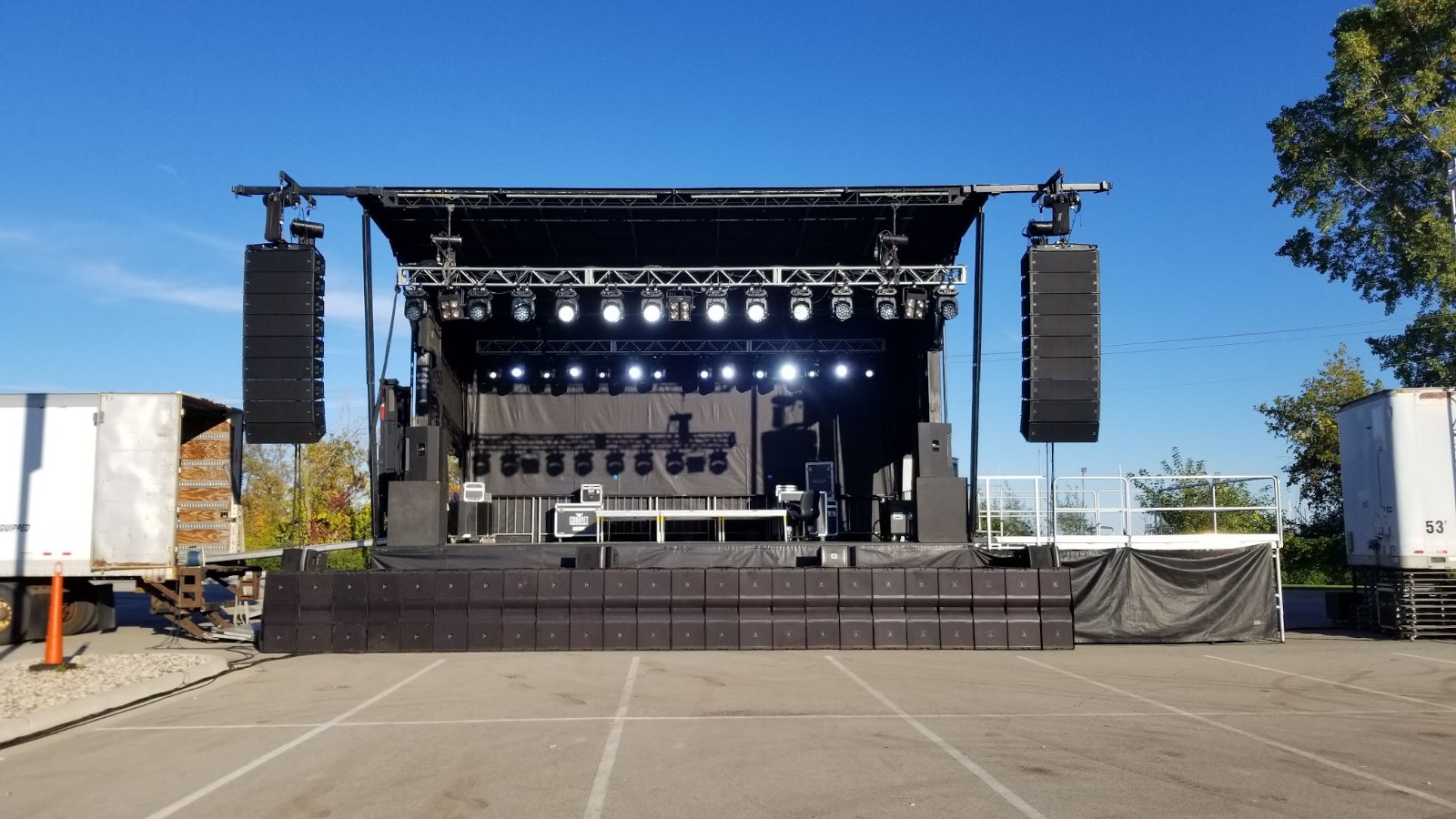 Staging & Roof Systems